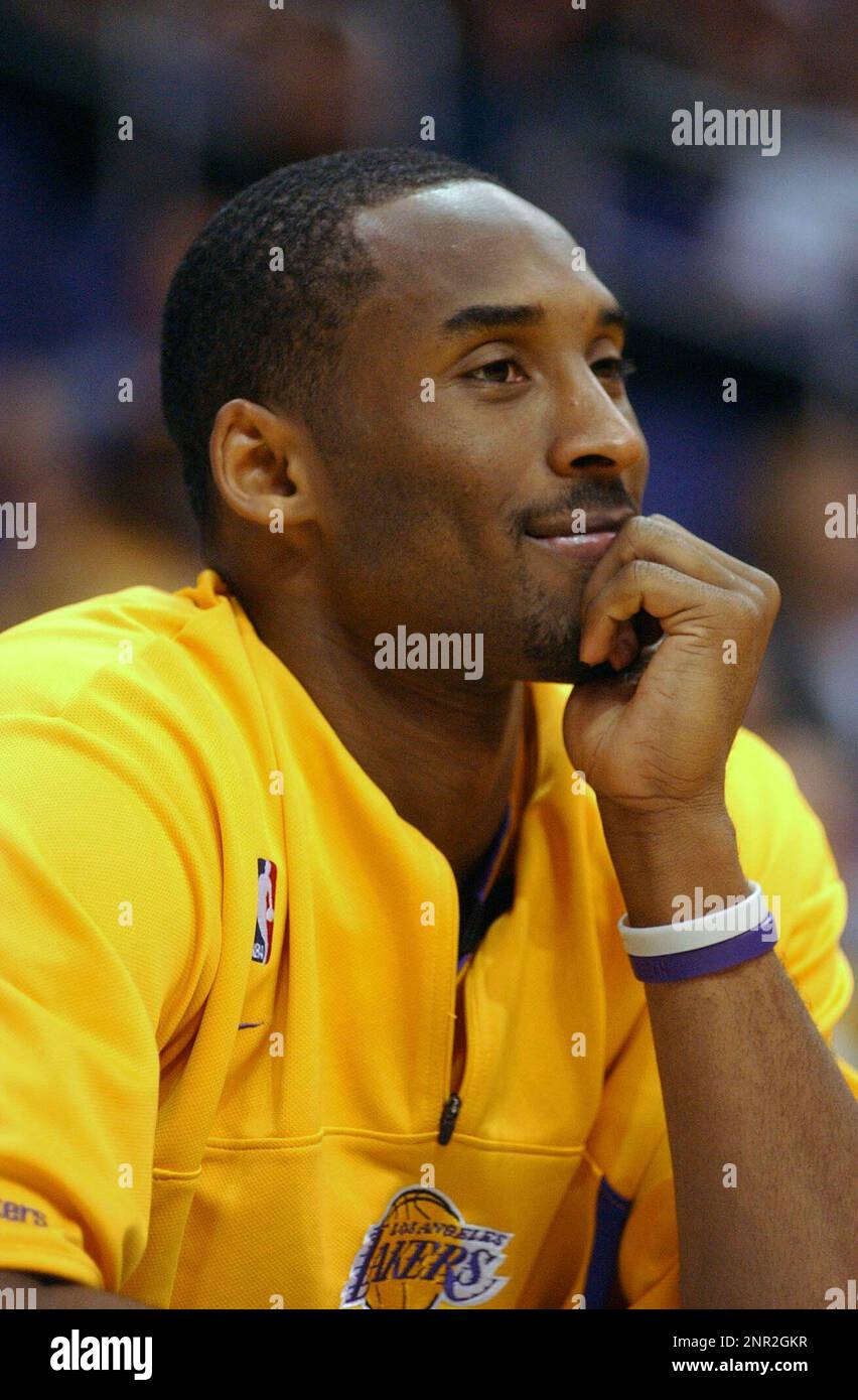 Los Angeles Lakers guard Kobe Bryant (8) reacts during an NBA ...