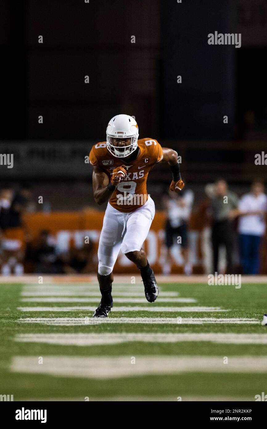 Texas Longhorns wide receiver Collin Johnson (9) runs during the NCAA ...
