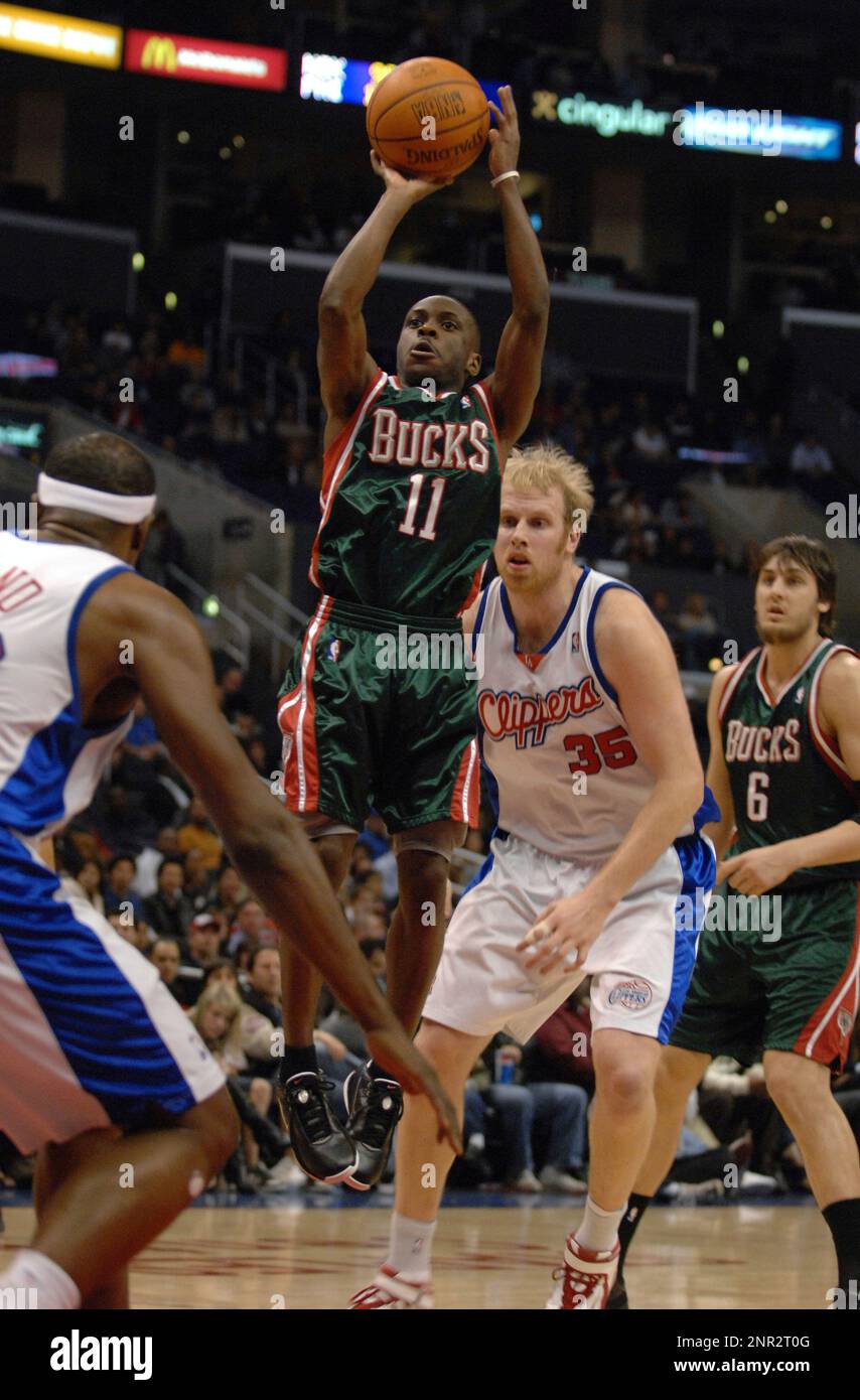 Earl Boykin of the Milwaukee Bucks shoots a jump shot during 115-96 ...