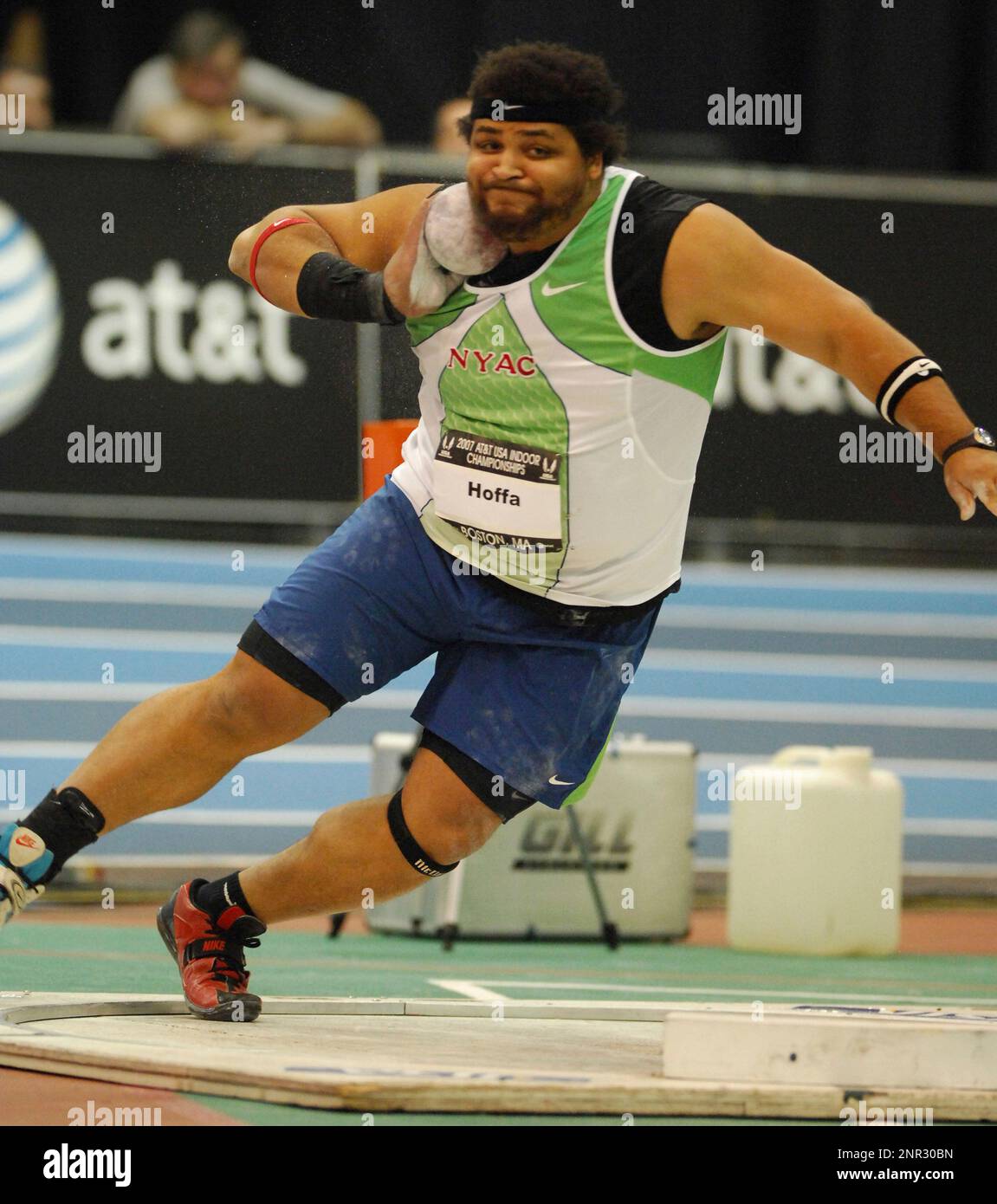 Reese Hoffa Was Second In The Shot Put At 69 7 2121m In The Usa Track And Field Indoor
