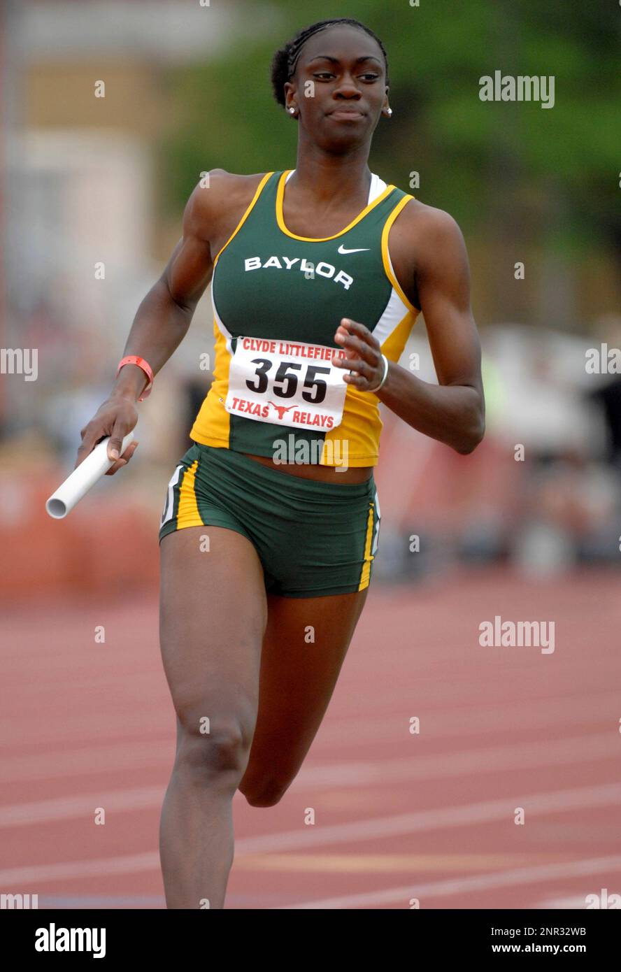 Katrina Taylor runs a leg on Baylor women's 4 x 400-meter relay that ...