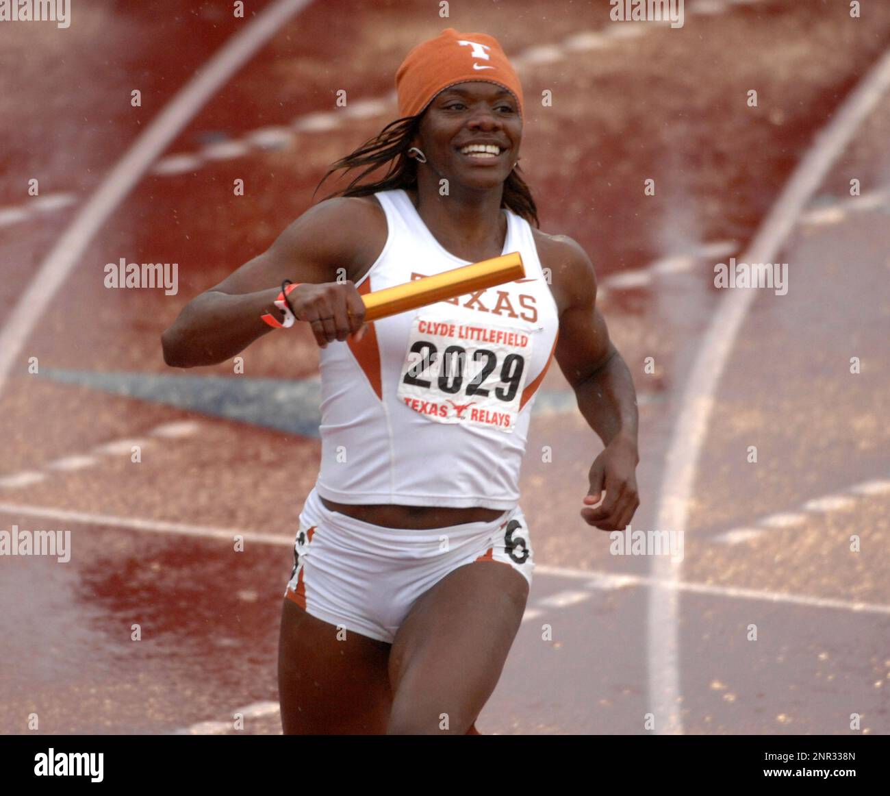 Chauntae Bayne celebrates after anchoring Texas women's 4 x100-meter ...