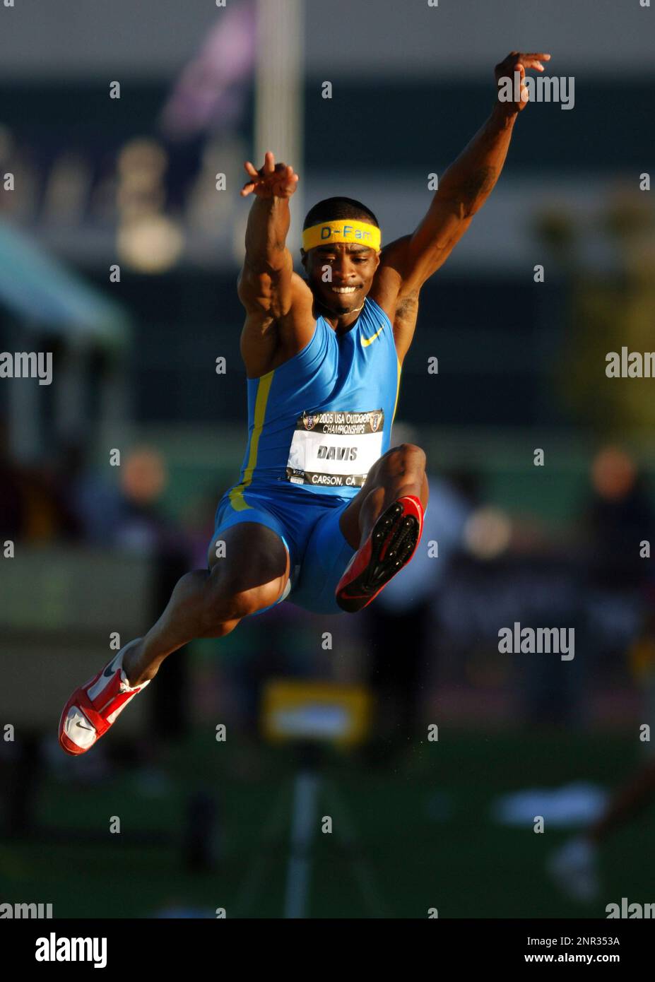 Walter Davis was fourth in the long jump at 26-2 1/4 (7.98m) in the USA ...
