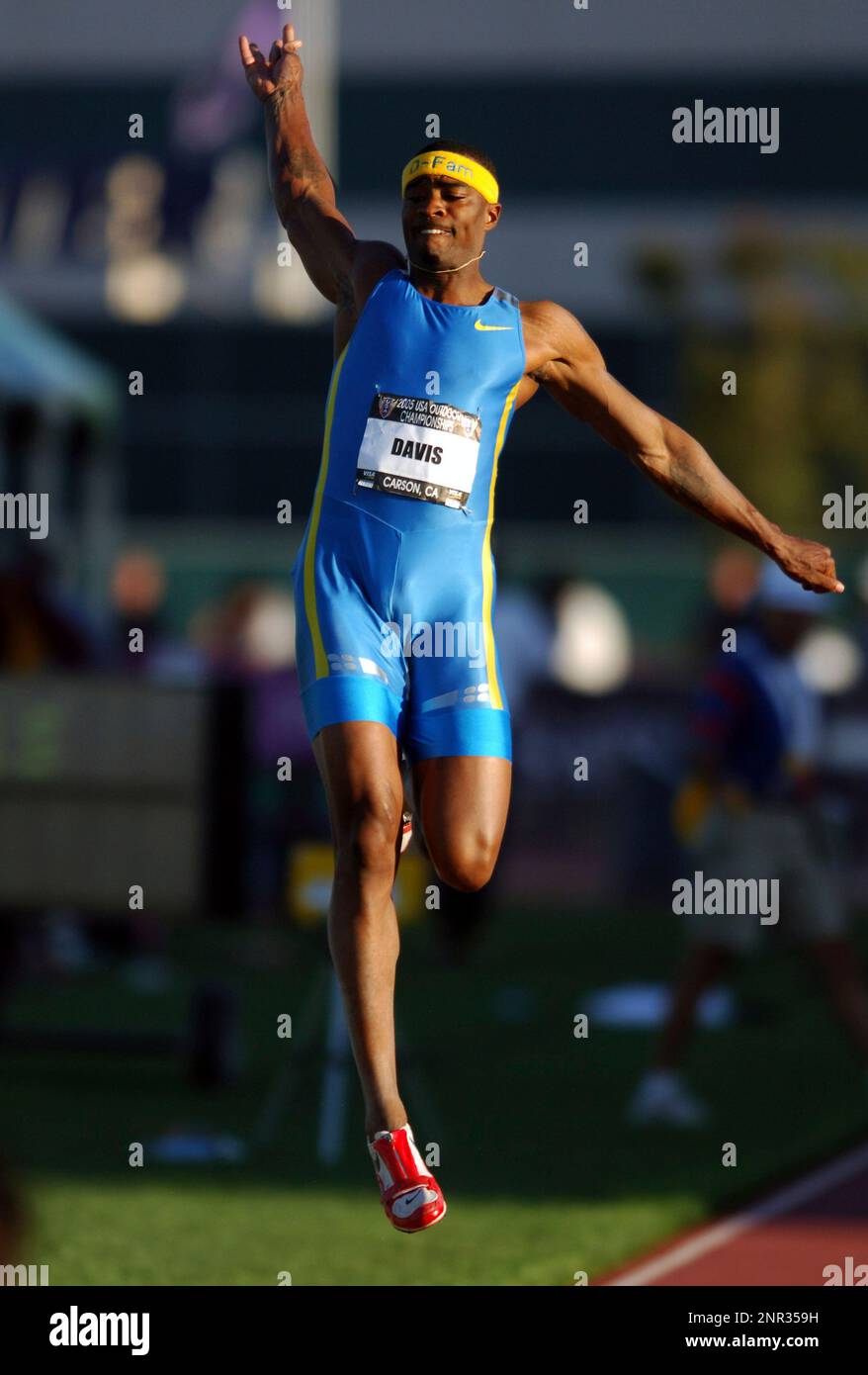 Walter Davis was fourth in the long jump at 26-2 1/4 (7.98m) in the USA ...