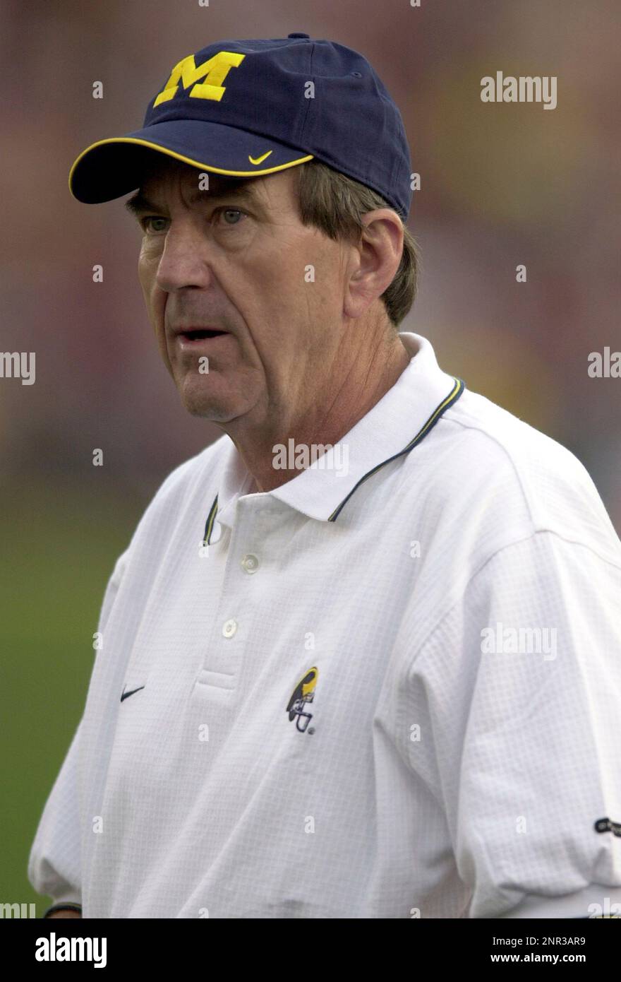 Michigan Wolverines coach Lloyd Carr watches on the sidelines against ...