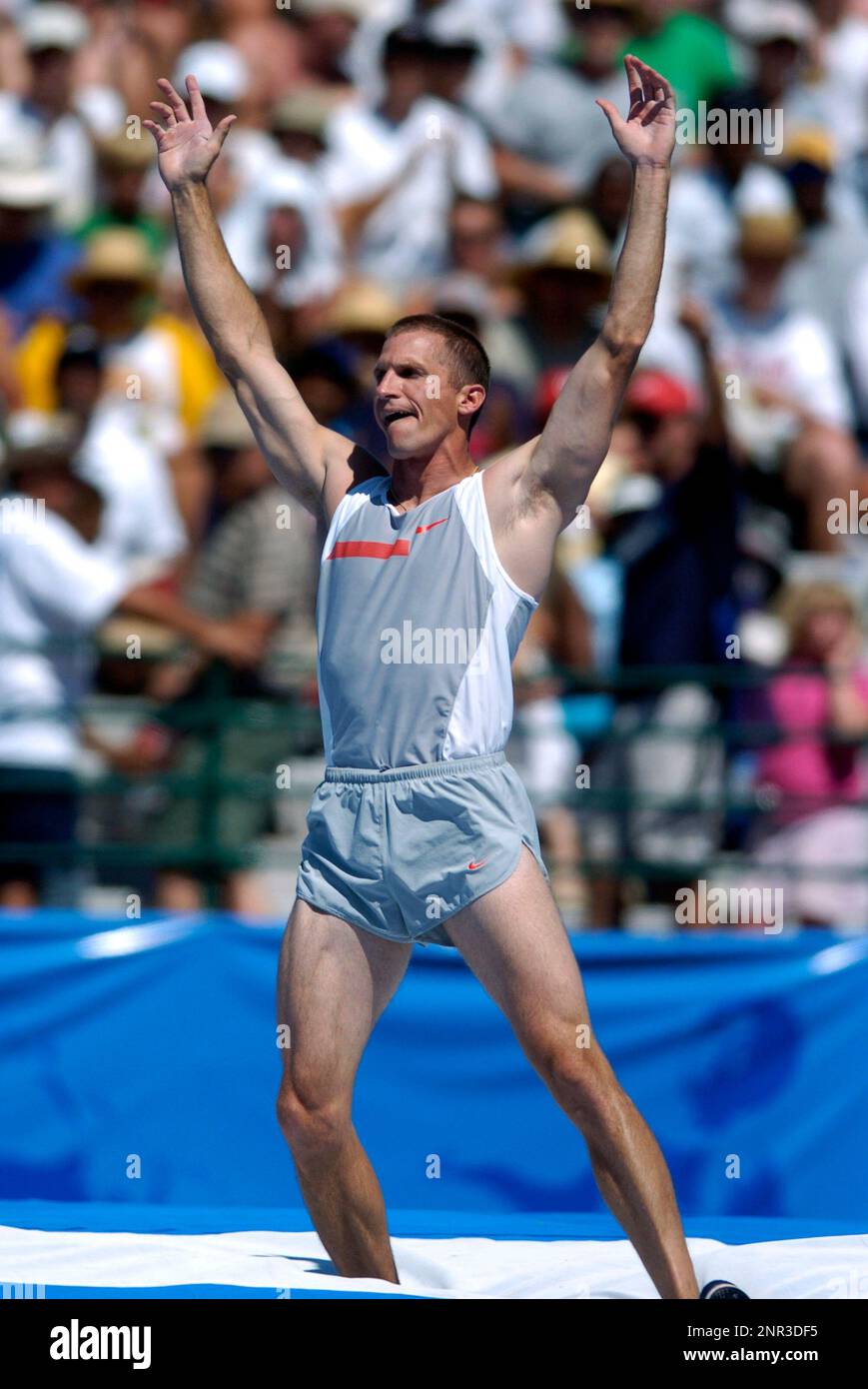 Tim Mack wins the men's pole vault at 19- 4 1/4 (5.90m) in the U.S ...