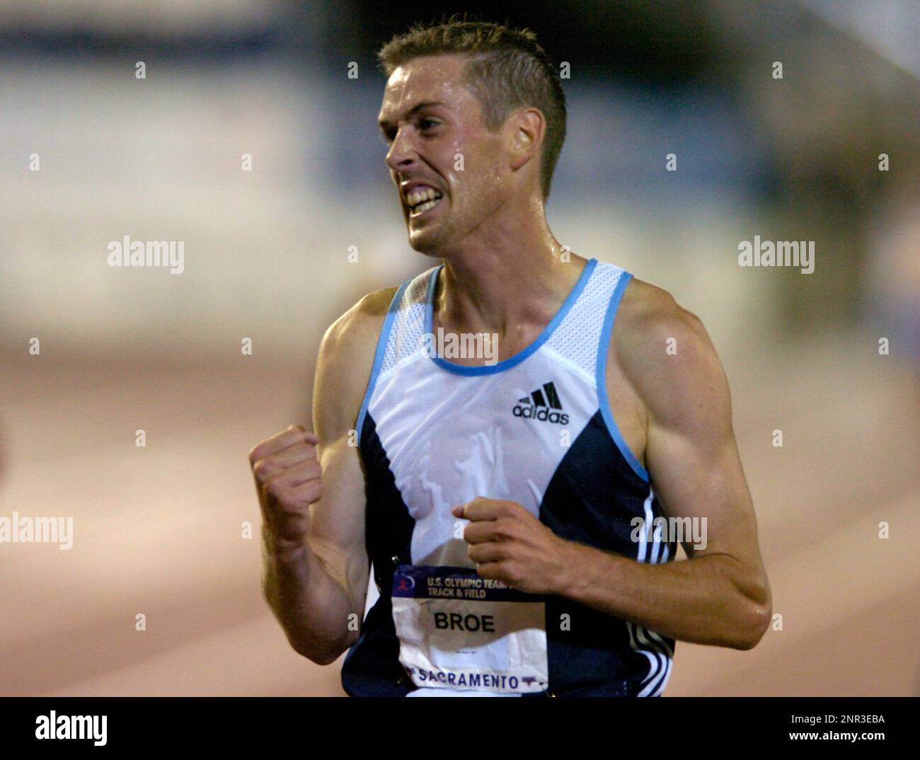 Tim Broe wins the men's 5,000 meters in 13:26.36 in the U.S. Olympic ...