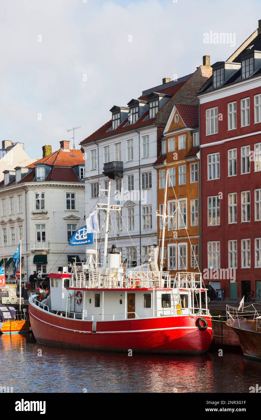1600s boat hi-res stock photography and images - Alamy