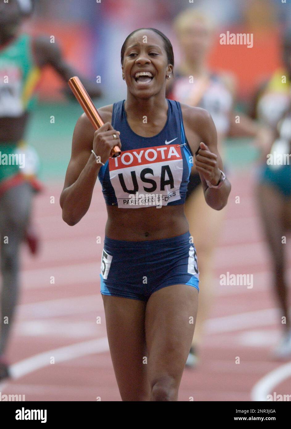Sanya Richards anchors United States' women's 1,600-meter relay to ...