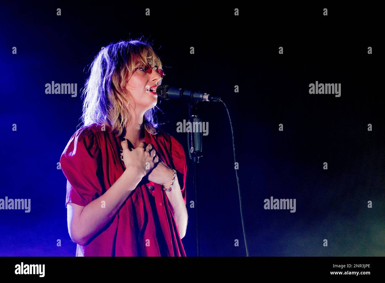 Maya hawke concert hi-res stock photography and images - Alamy