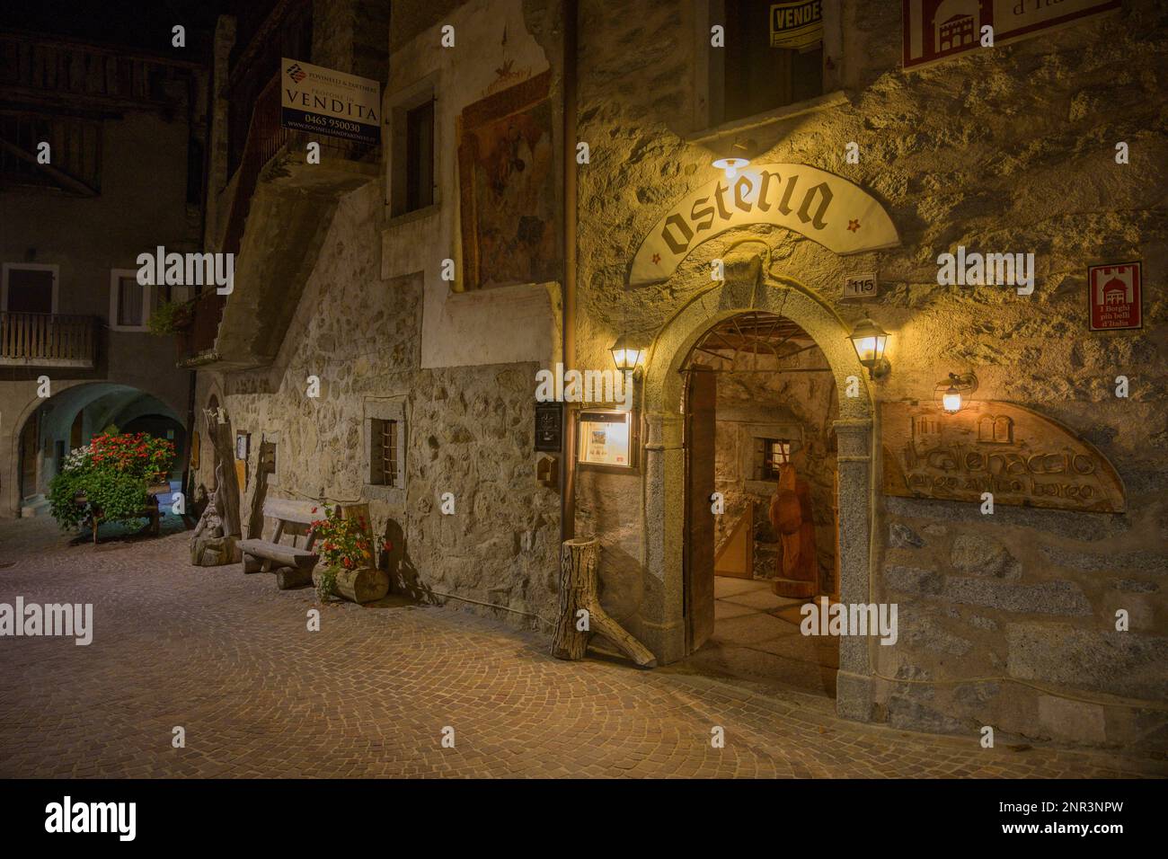 Rango alto hi-res stock photography and images - Alamy