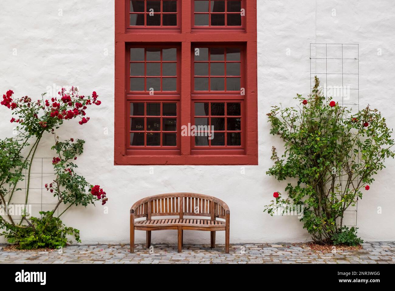 Rose garden resort hi-res stock photography and images - Alamy