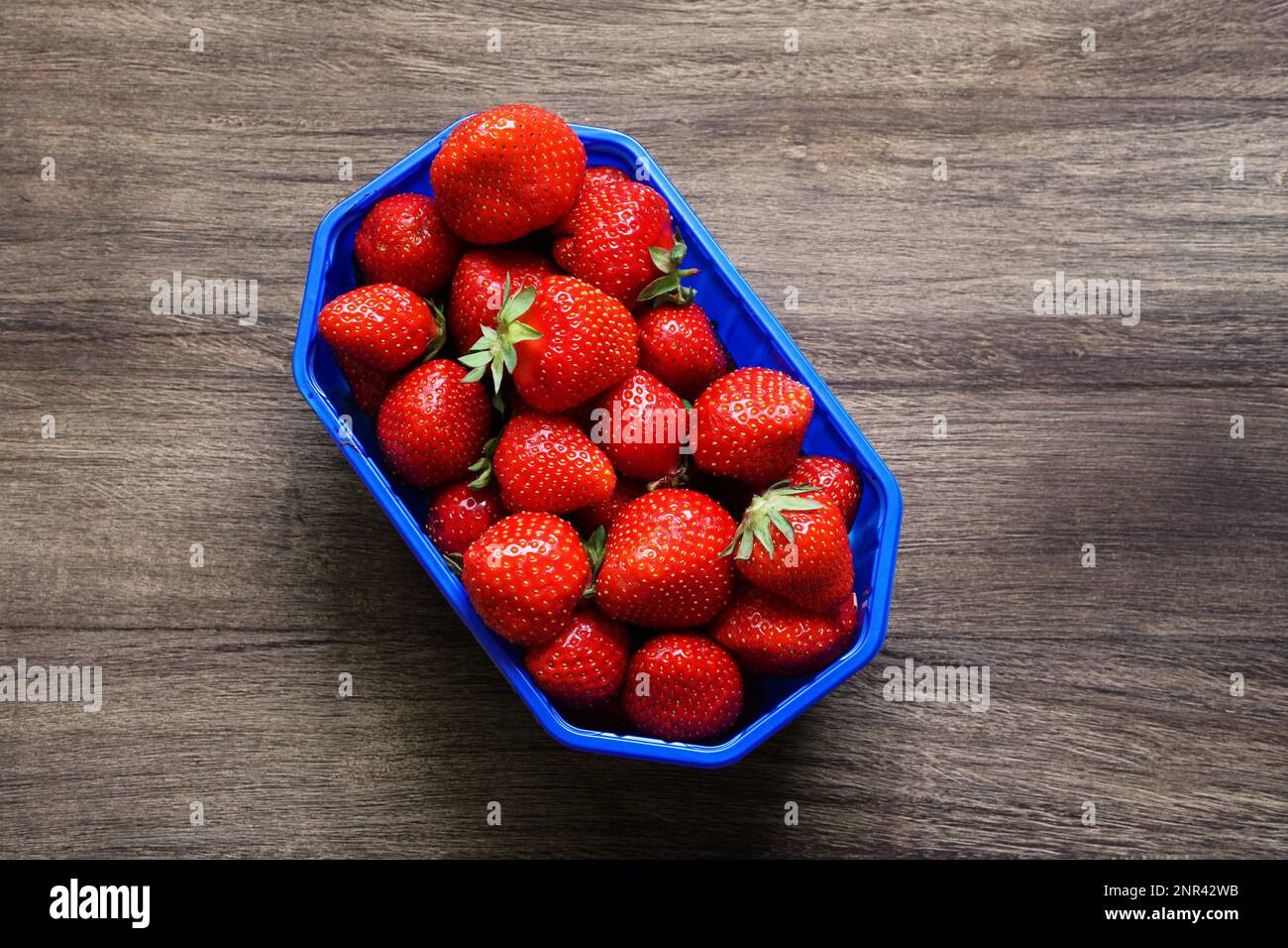 Strawberry container hi-res stock photography and images - Alamy