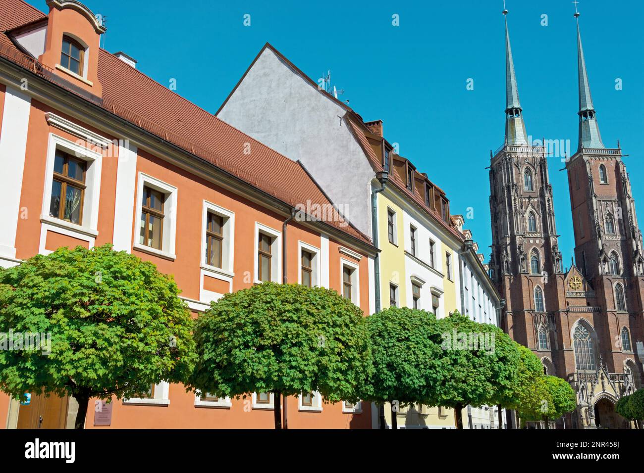 Dominsel mit Breslauer Dom. Historic inner city Wroclaw (Breslau) with ...