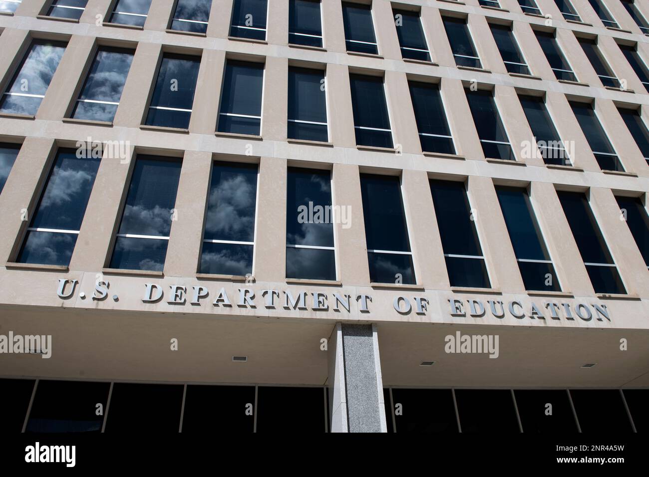 UNITED STATES - APRIL 2: The U.S. Department of Education building is ...