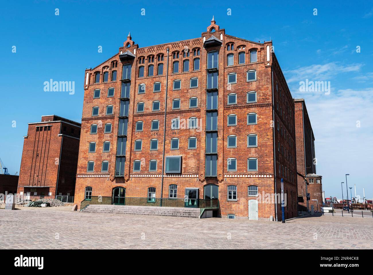 Warehouse building, old harbour, port, Wismar, Mecklenburg-Western ...
