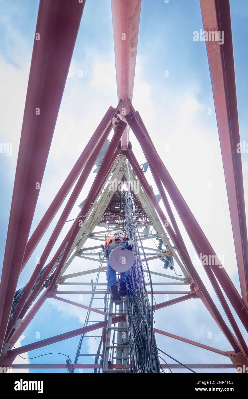 Reflector tower hi-res stock photography and images - Alamy