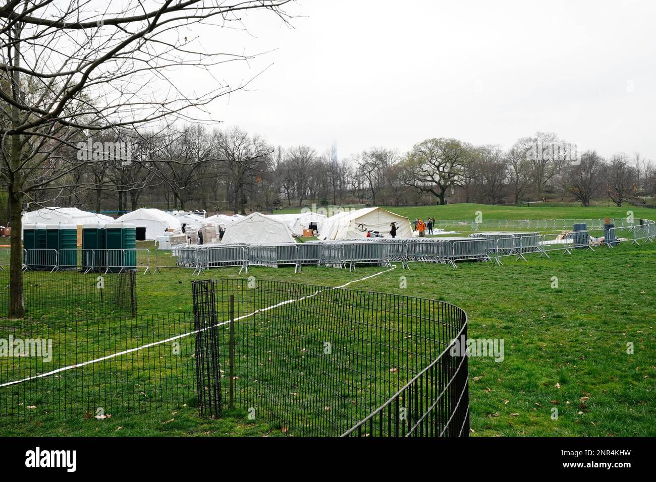 Photo by: John Nacion/STAR MAX/IPx 2020 3/30/20 U.S. Naval Hospital ...