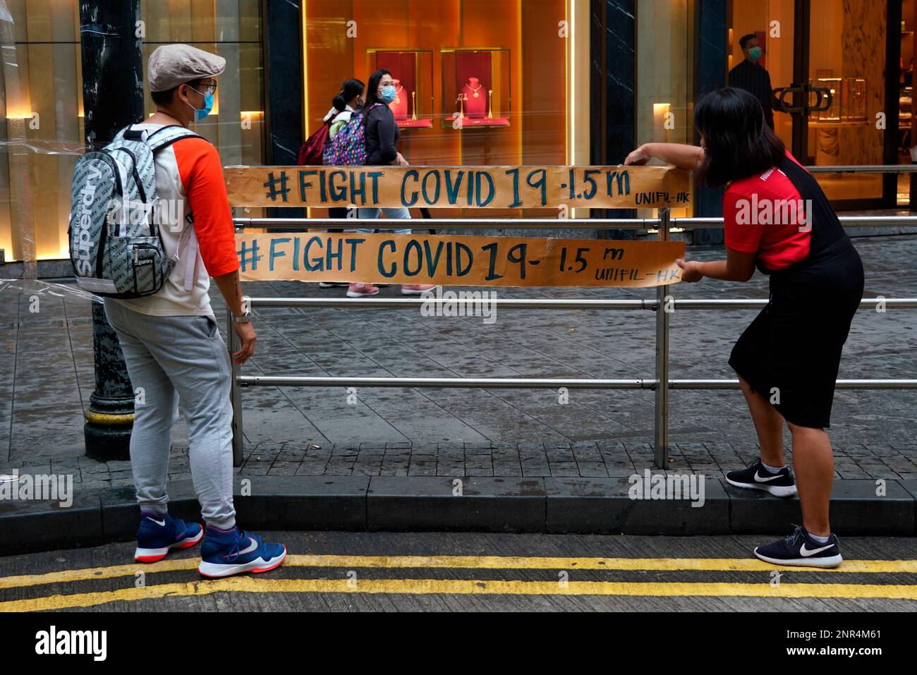 The Hong Kong goverment prohibits 4 and more people to gather because of the outbreak of novel ...