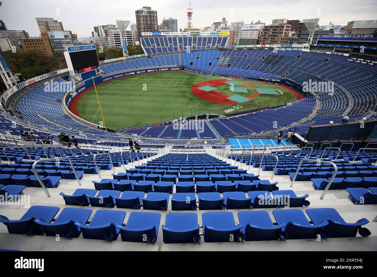The wing seats (front) of the wing stand are newly set up for Tokyo ...