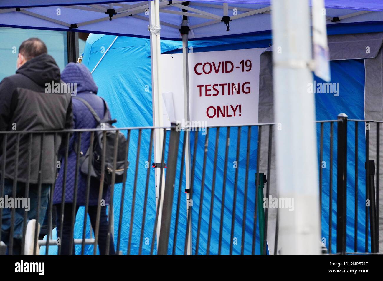 Photo by: John Nacion/STAR MAX/IPx 2020 3/21/20 Triage centers are set ...