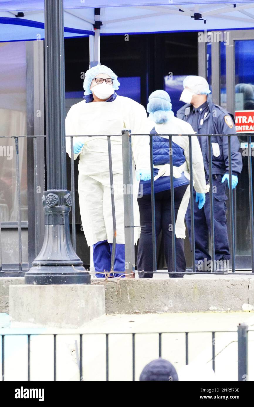 Photo by: John Nacion/STAR MAX/IPx 2020 3/21/20 Triage centers are set ...