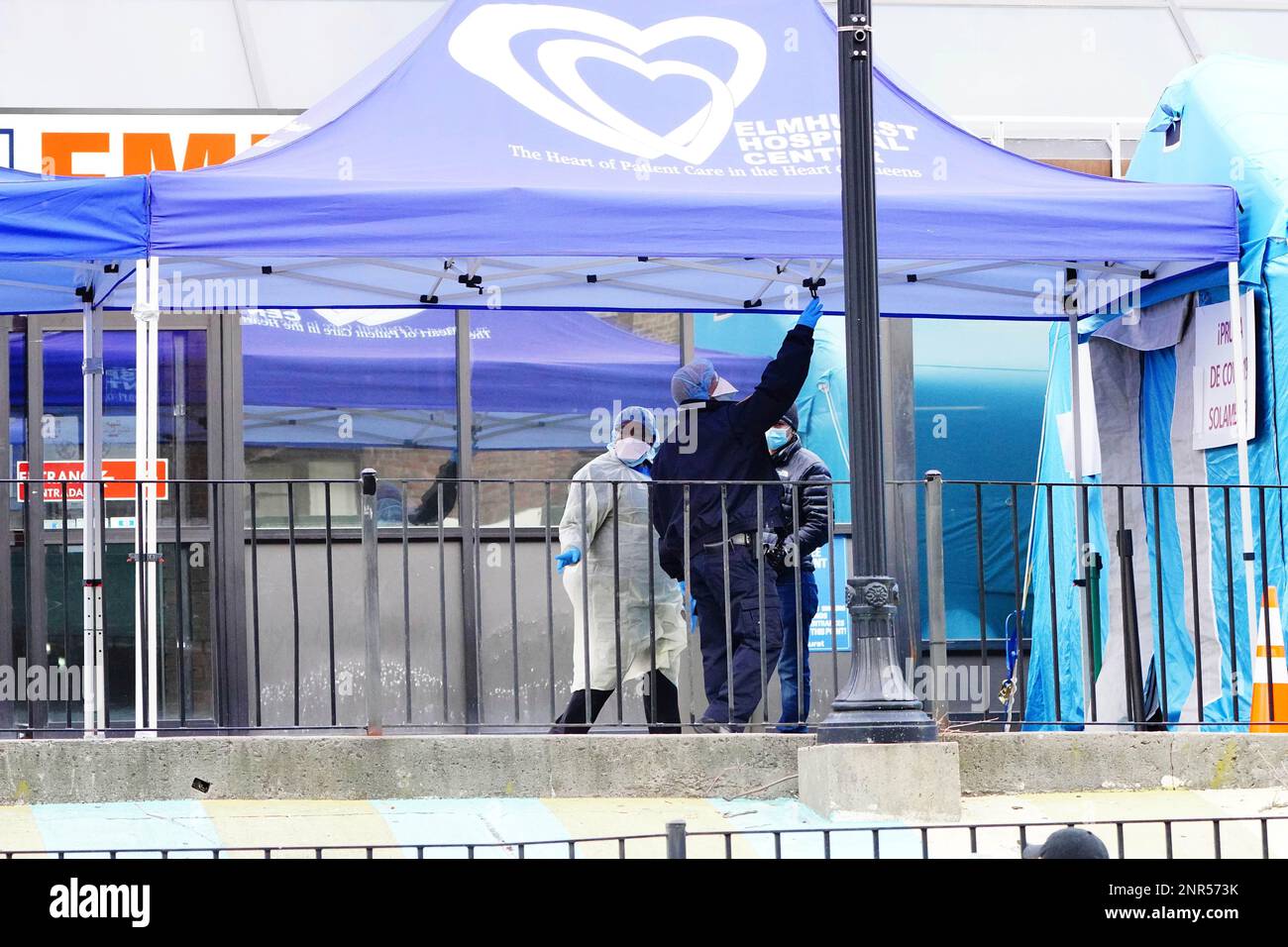 Photo by: John Nacion/STAR MAX/IPx 2020 3/21/20 Triage centers are set ...