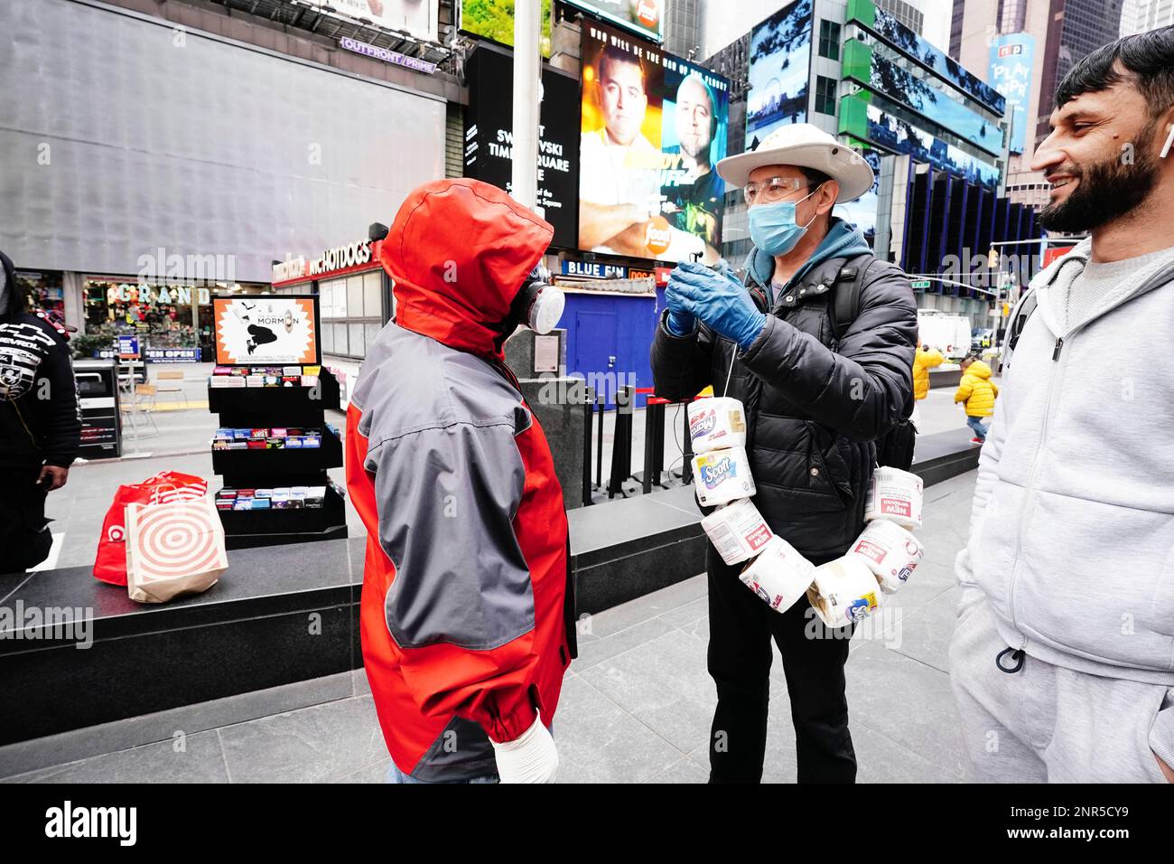 Photo by: John Nacion/STAR MAX/IPx 2020 3/18/20 Coronavirus fears ...