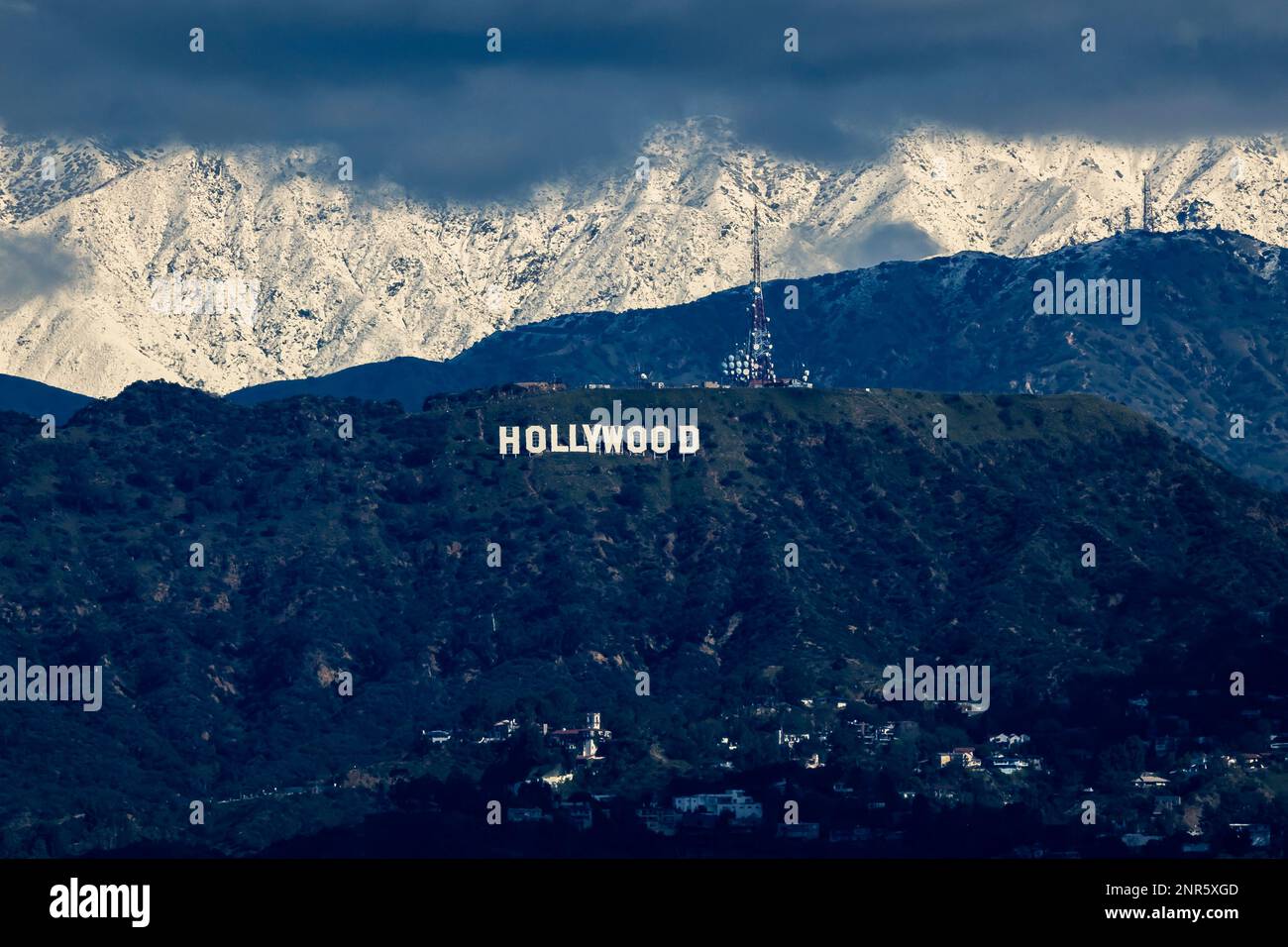 California snow hollywood sign hi-res stock photography and images - Alamy