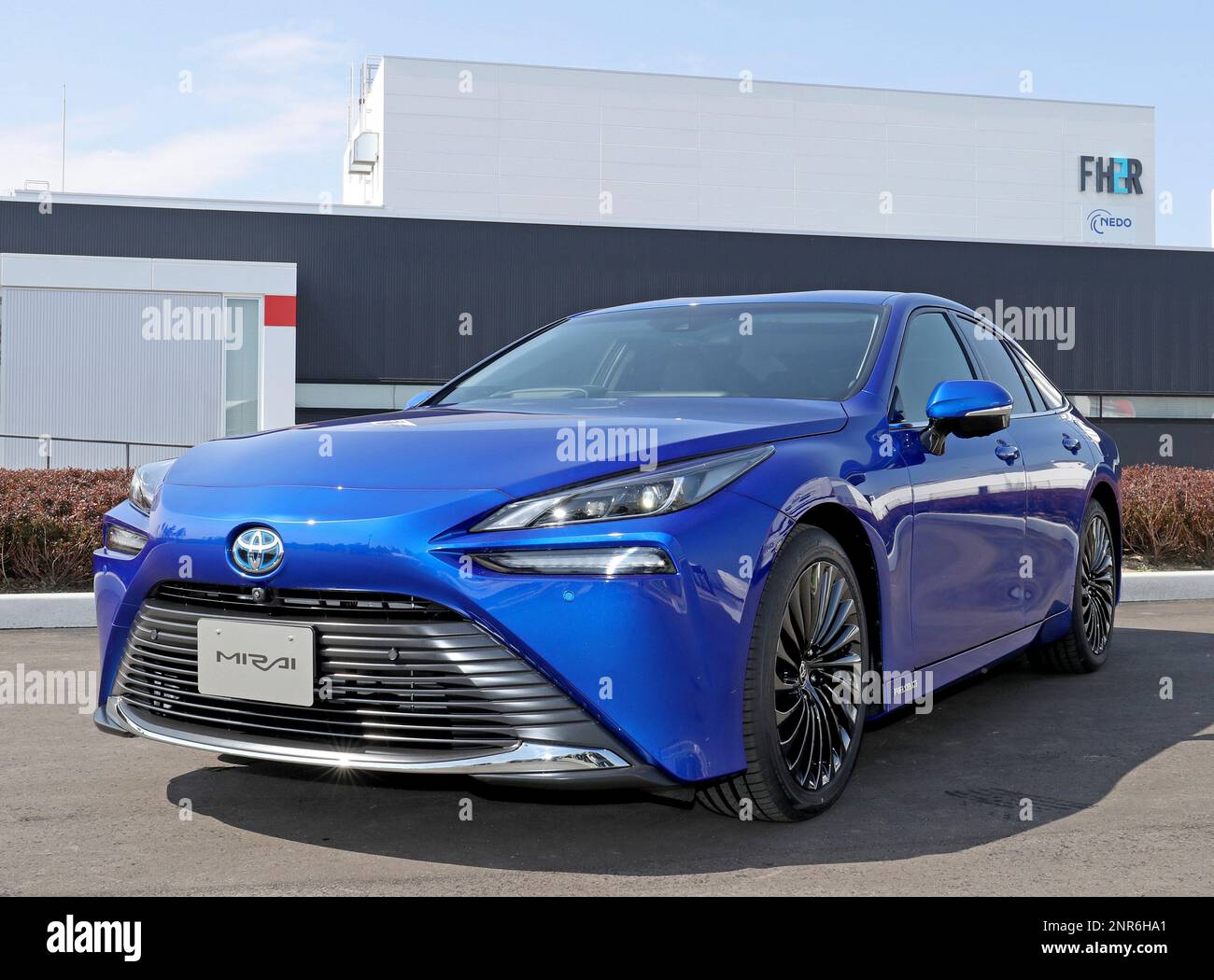 Second-generation of Mirai fuel cell electric vehicle (FCEV) is opened ...