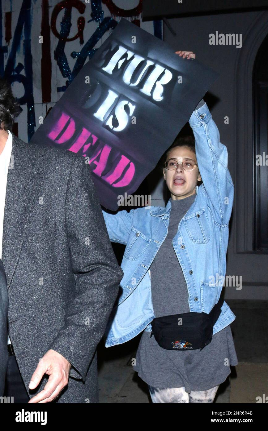 Photo by: OGUT/STAR MAX/IPx 2020 3/4/20 Anti-fur demonstator tells Joan ...