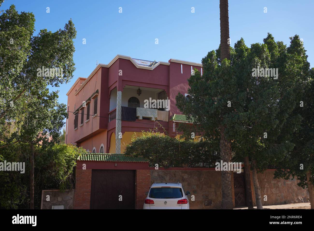 Hidden mansion hi-res stock photography and images - Alamy