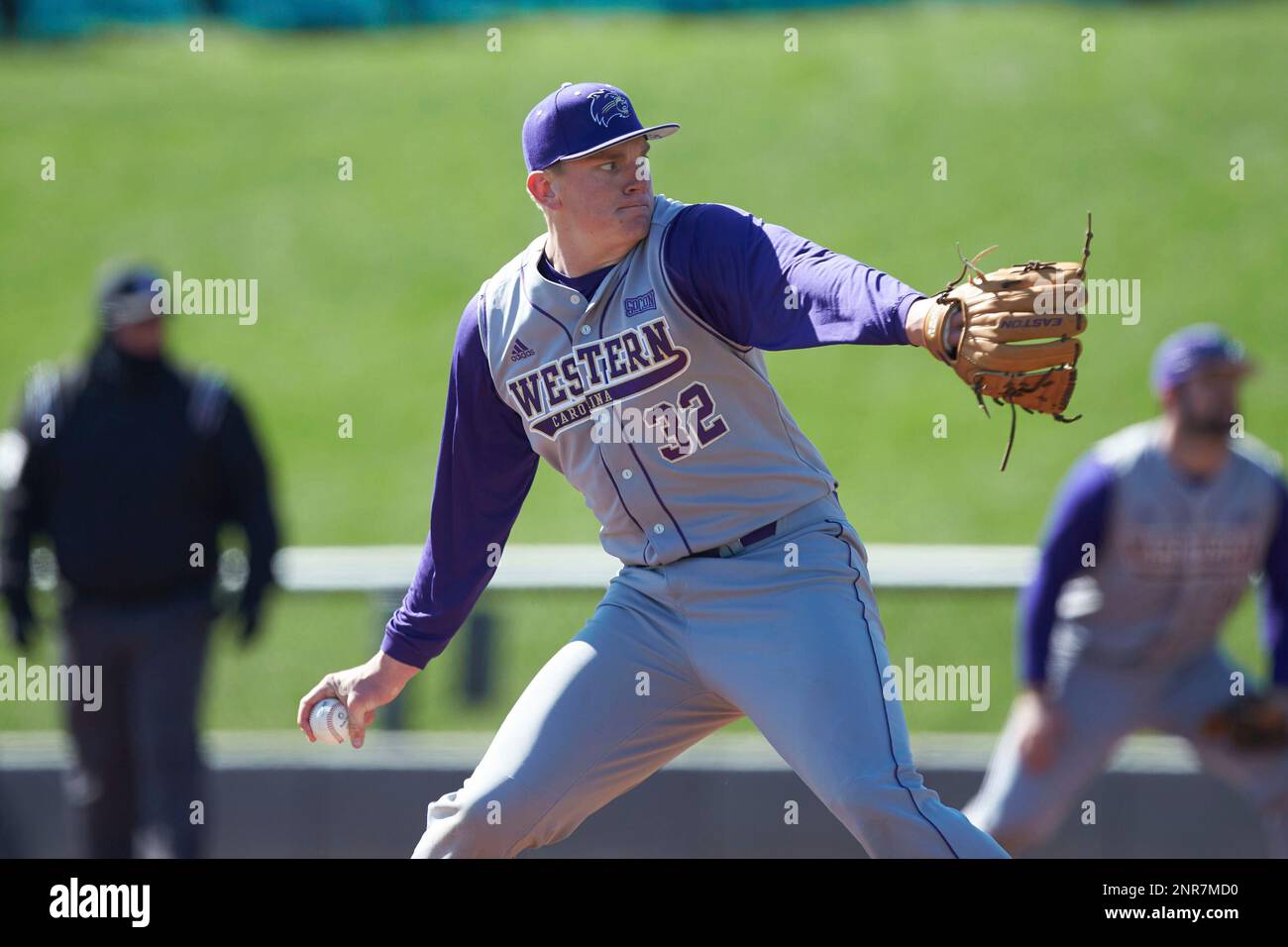 Western Carolina Catamounts starting pitcher Chase Walter (32) in ...