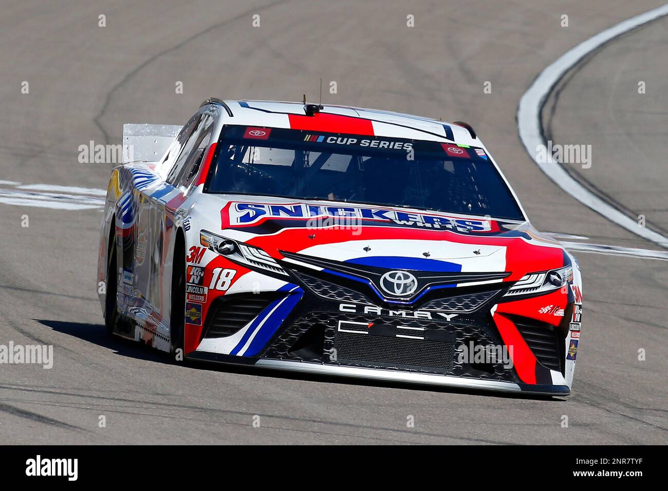 #18: Kyle Busch, Joe Gibbs Racing, Toyota Camry Snickers White during ...