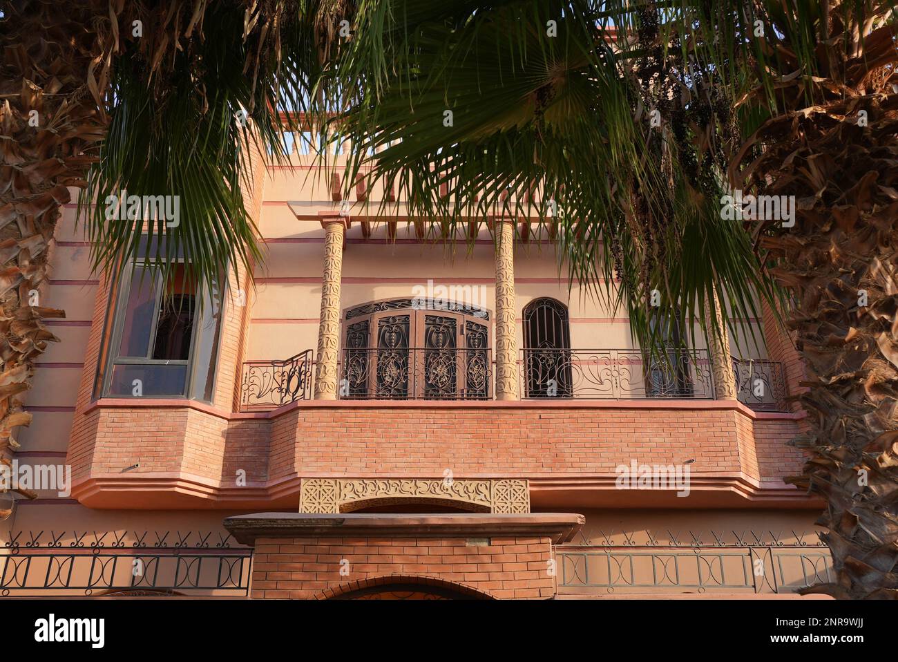 Balcony of an arabic building in the shades Stock Photo - Alamy