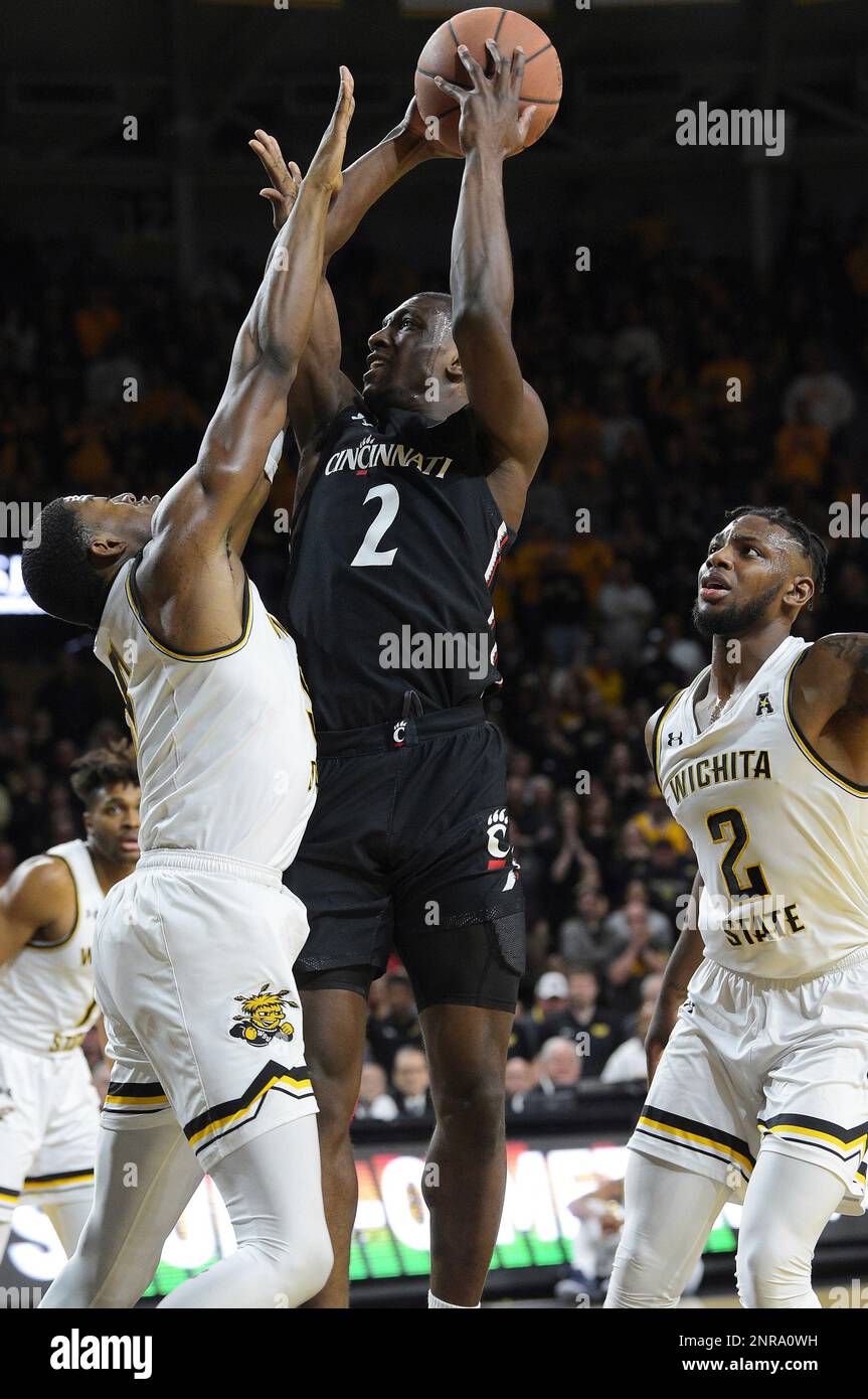 February 06, 2020: Cincinnati Bearcats guard Keith Williams (2) shoots ...