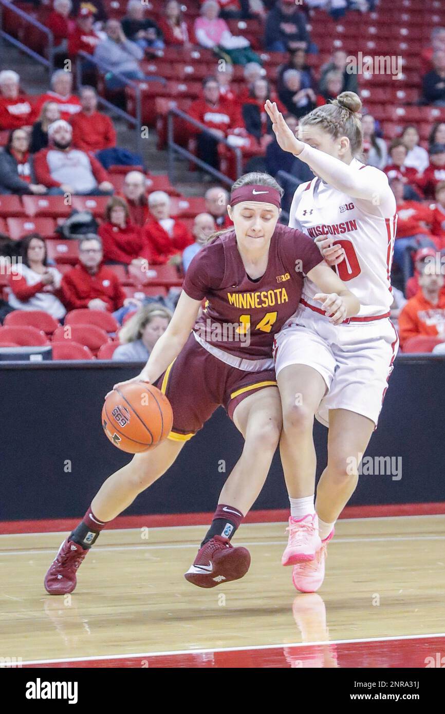 MADISON, WI - FEBRUARY 06: University of Minnesota guard Sara Scalia ...
