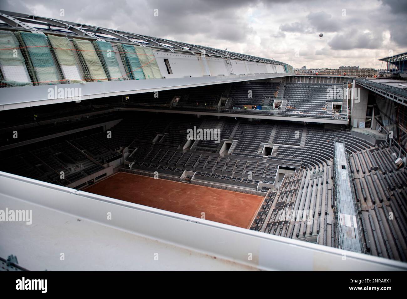 The construction work of the newly built roof of the Philippe Chatrier ...