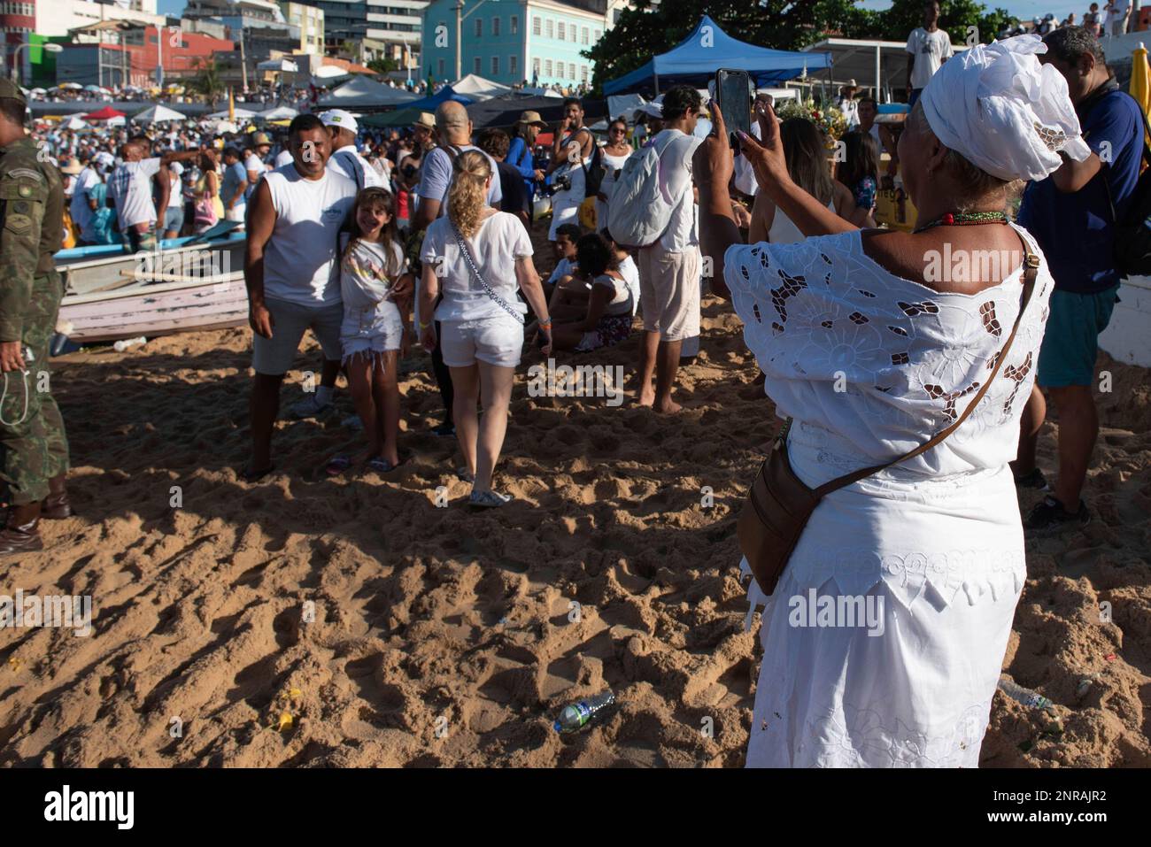 BA - Salvador - 02/02/2020 - Feast of Iemanj - Faithful during the celebrations of Iemanja ...