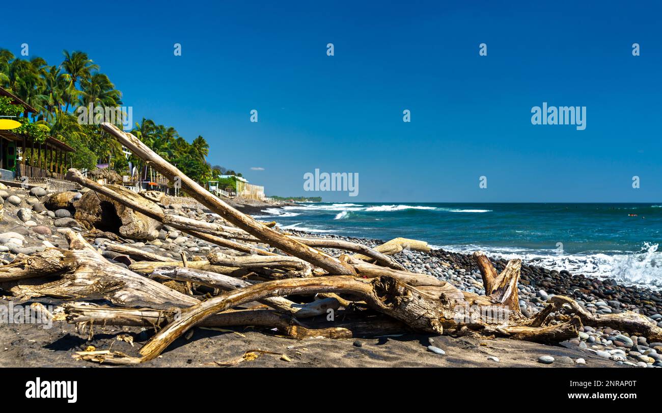 El Tunco Beach in El Salvador, Central America Stock Photo - Alamy