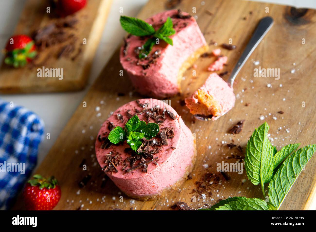 Cherry mousse cake hi-res stock photography and images - Alamy