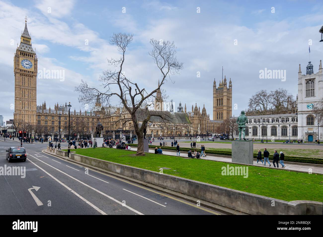 Beautiful early morning view of British Parliament House London UK ...