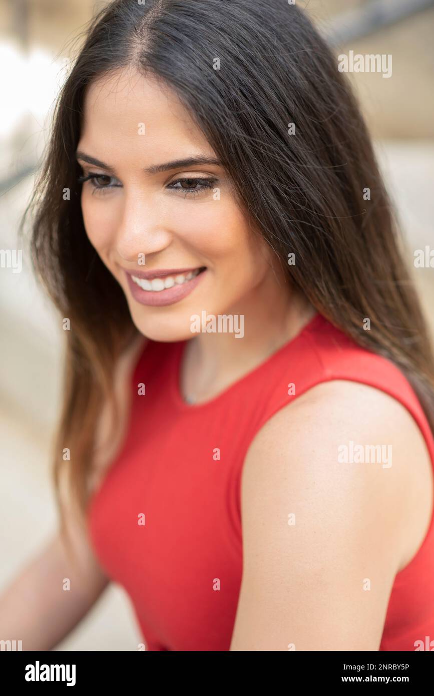 Beautiful venezuelan woman smiling hi-res stock photography and images ...