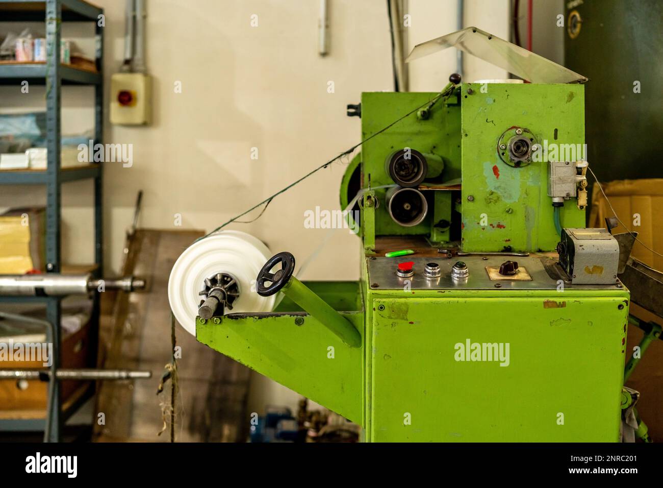mechanical machine for trimming plastic casings for the food industry ...