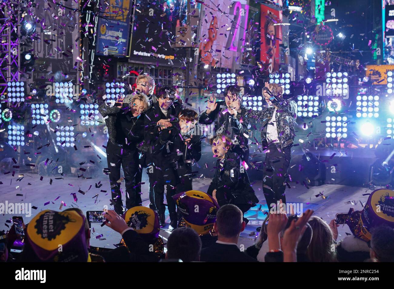 Photo by: zz/John Nacion/STAR MAX/IPx 2019 12/31/19 BTS performing in ...