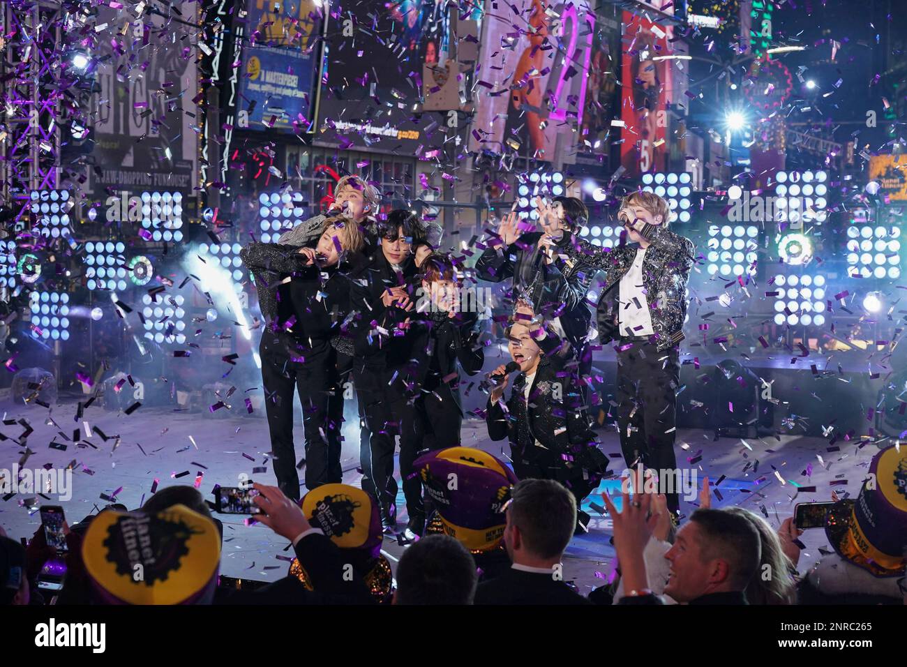 Photo by: zz/John Nacion/STAR MAX/IPx 2019 12/31/19 BTS performing in ...
