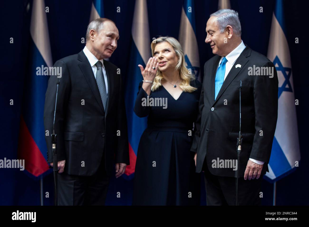 Israeli Prime Minister Benjamin Netanyahu and his wife Sarah meet with ...