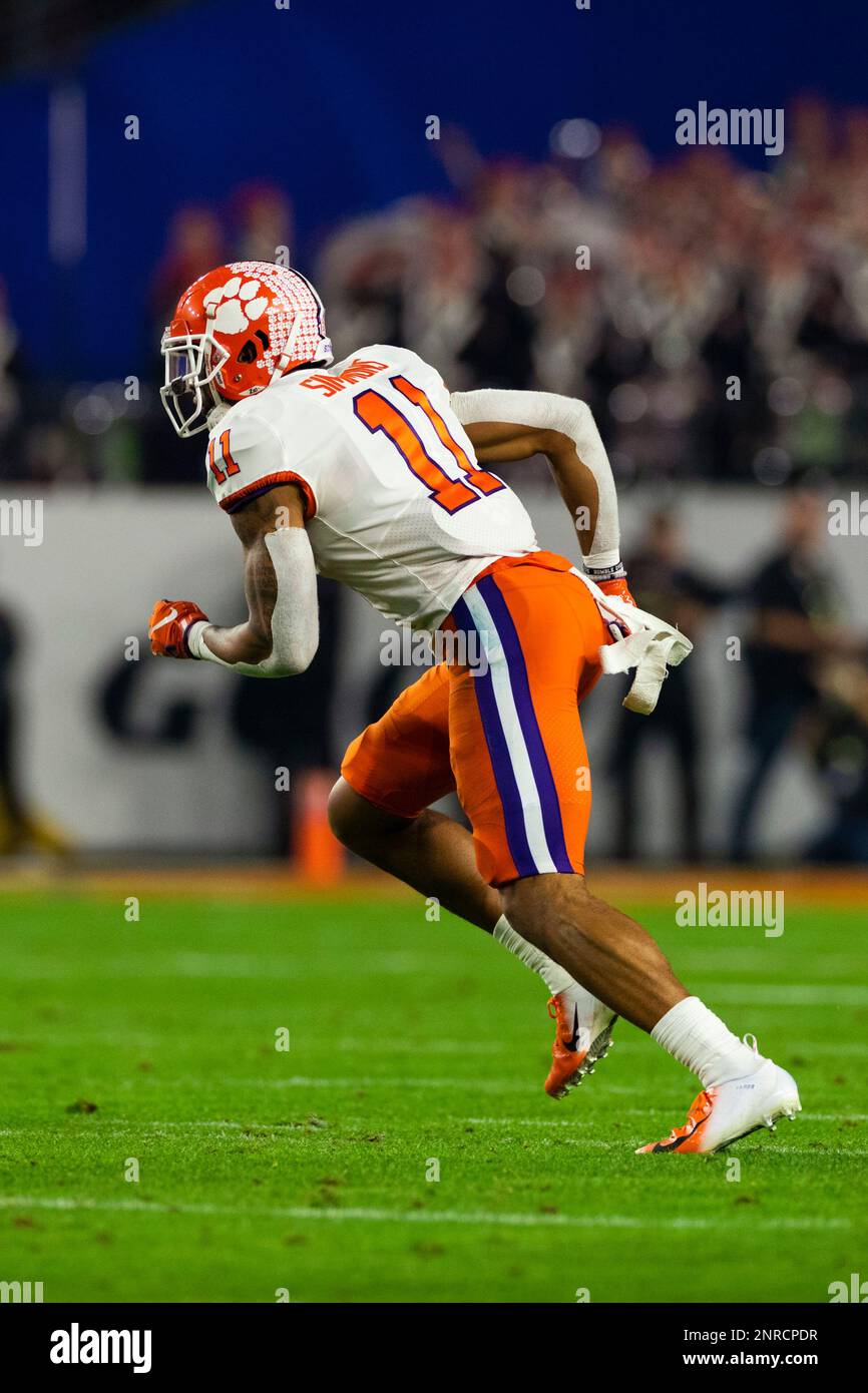 Clemson Tigers linebacker Isaiah Simmons (11) during the first half of ...