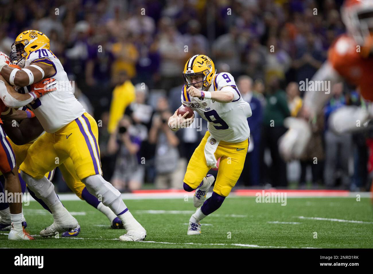 LSU Tigers quarterback Joe Burrow (9) run for a 3-yard touchdown during ...