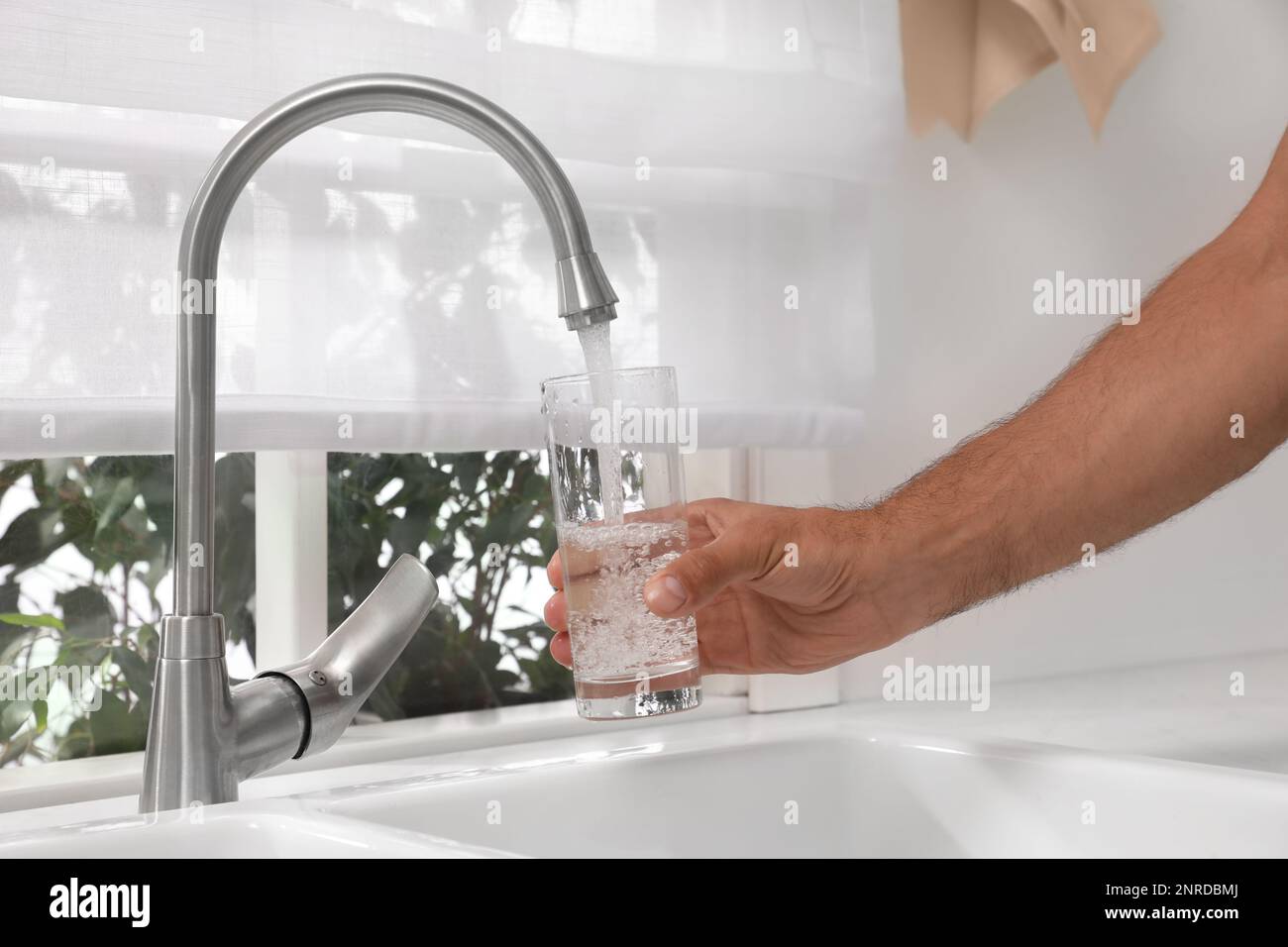 Filling glass water from filter hi-res stock photography and images - Alamy